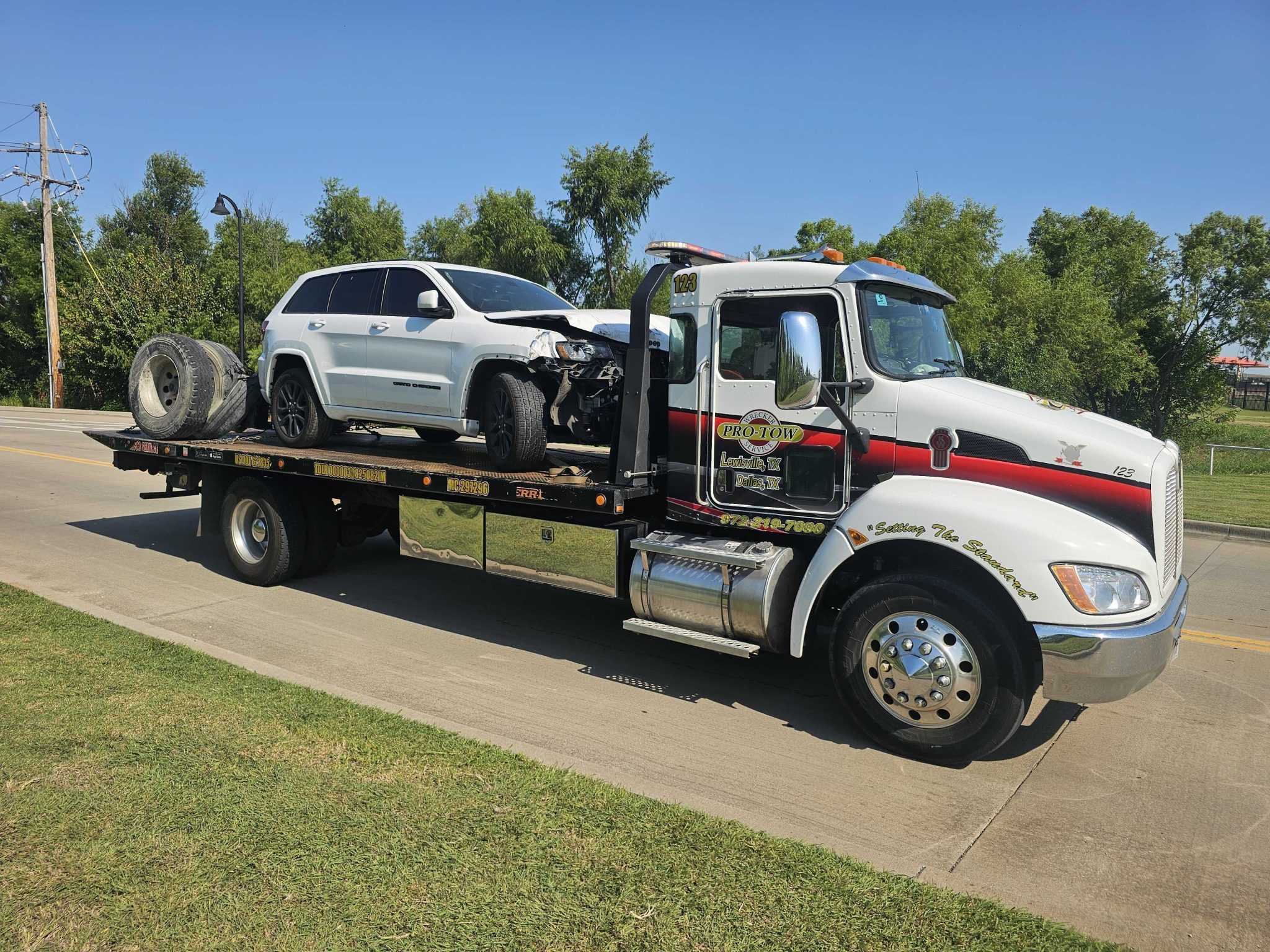 24/7 Towing & Roadside Assistance | Lewisville, TX | Pro Tow Wrecker ...